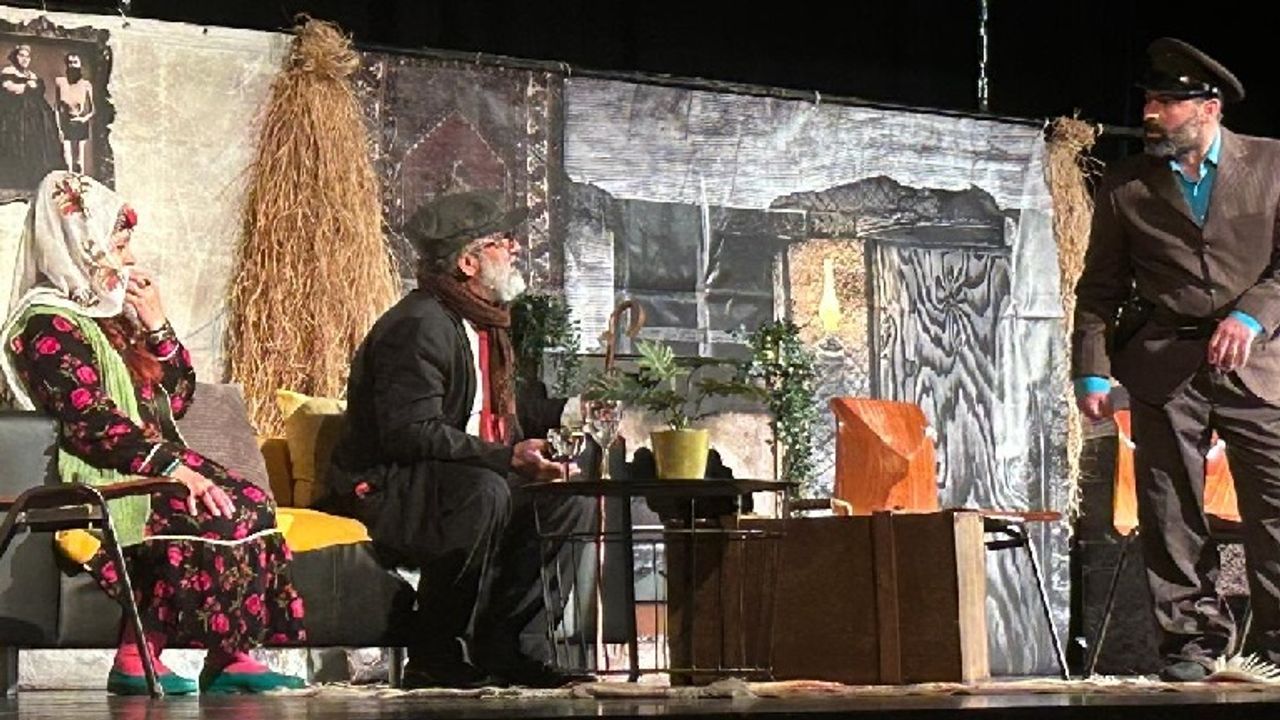 Duisburg: “Arêyê kay” hem güldürdü, hem düşündürdü - Avrupa Postası ...